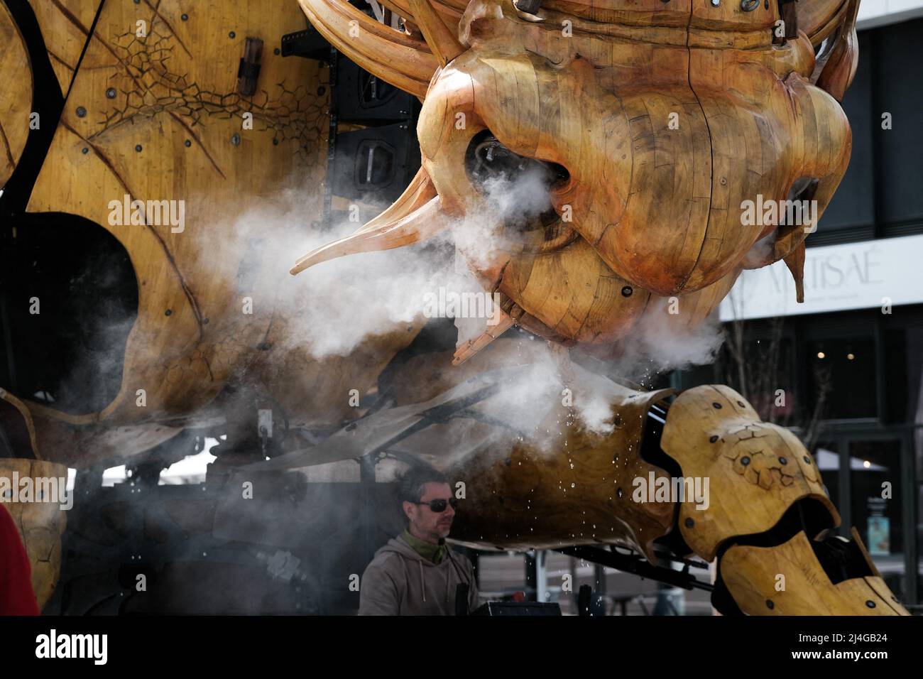 La machine dragon horse hi-res stock photography and images - Alamy