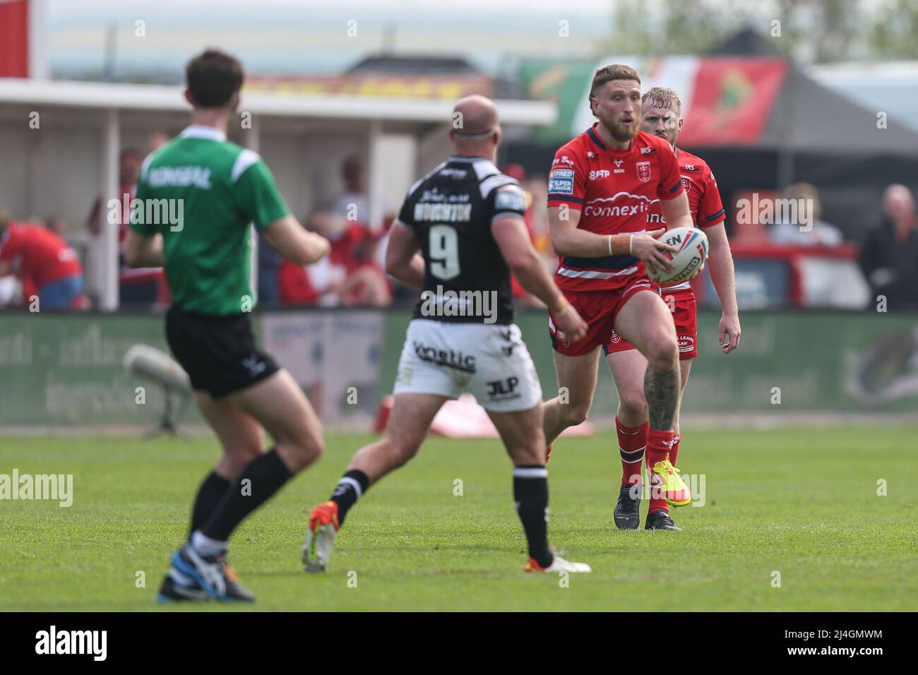 Rowan Milnes #21 of Hull KR makes a run with the ball Stock Photo - Alamy