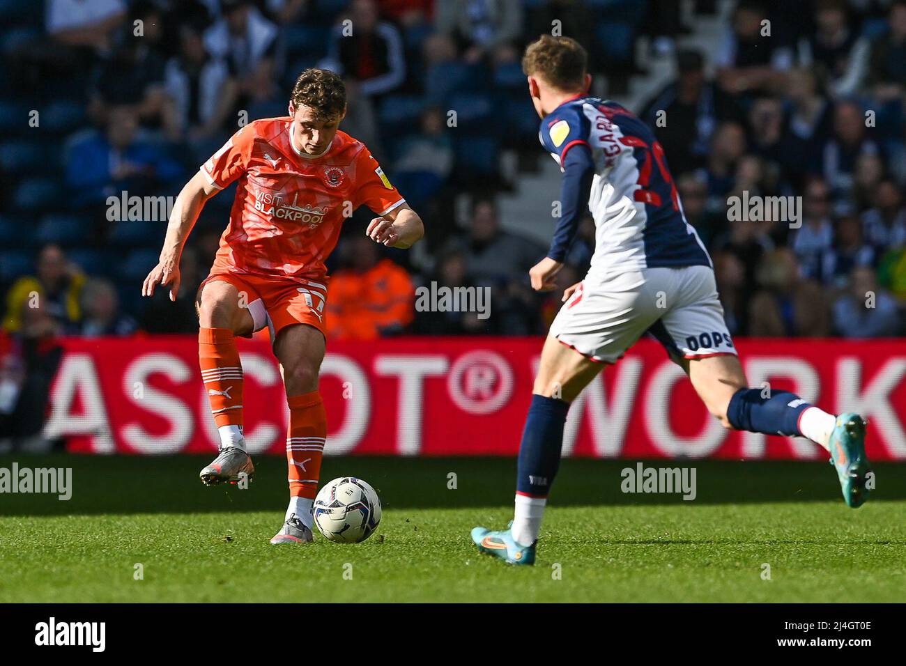 Matty Virtue #17 of Blackpool in action during the game Stock Photo - Alamy