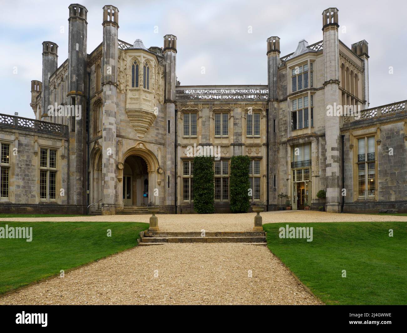 Sea highcliffe castle hi-res stock photography and images - Alamy