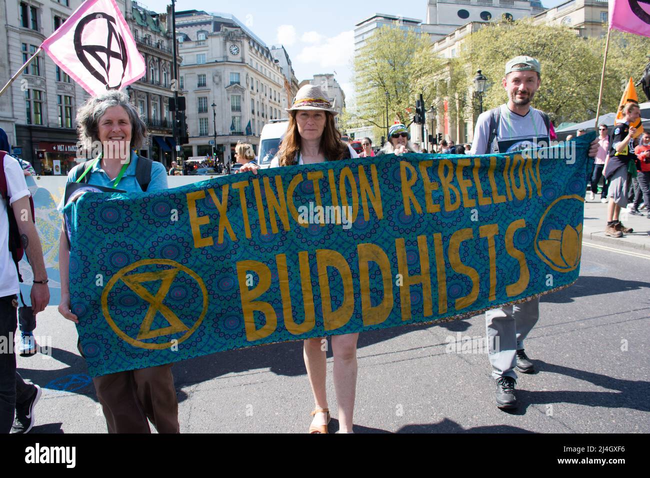 Shell HQ, London, UK. 15 April 2022. Trafalgar Square march to Shell ...