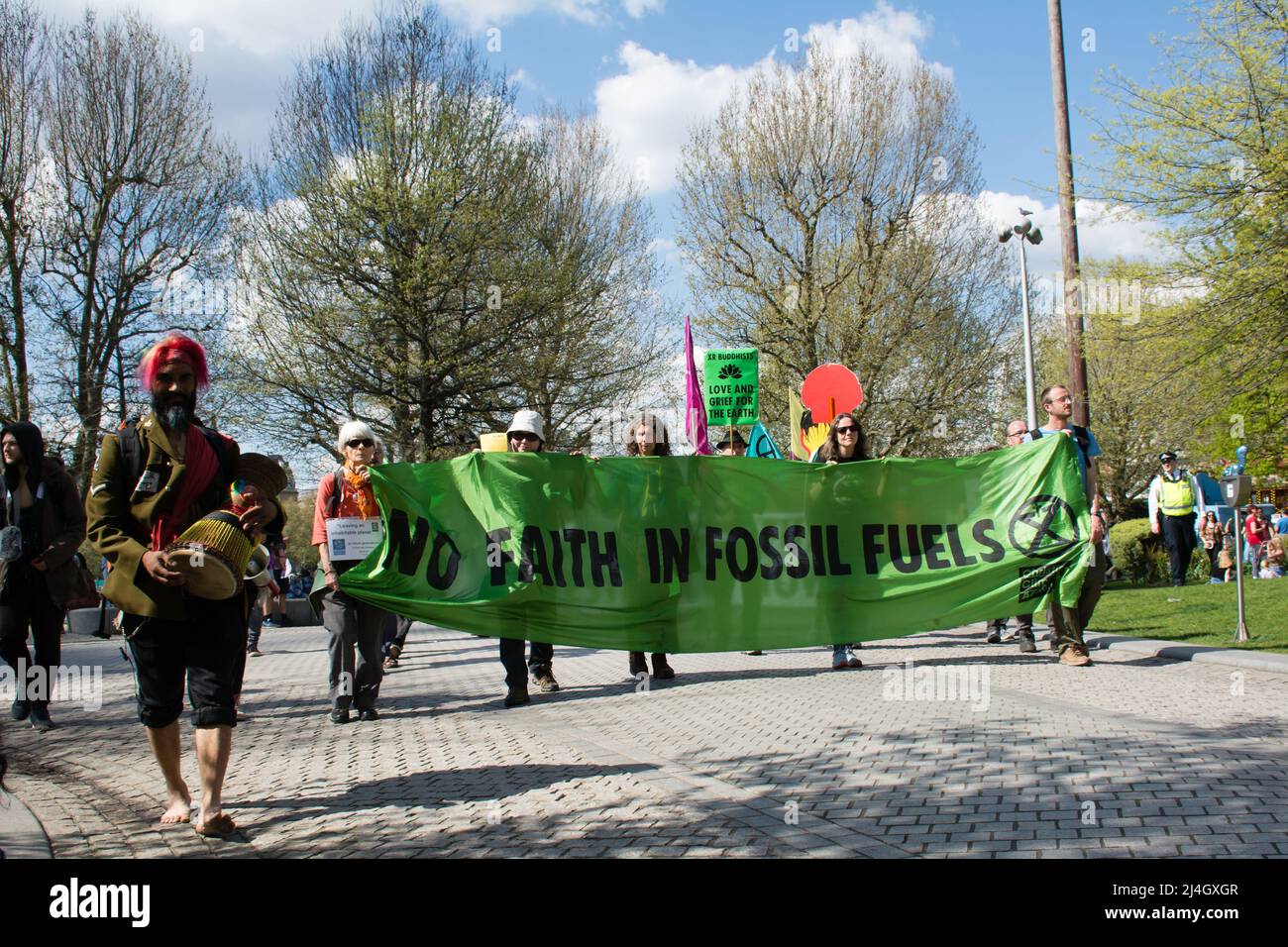 Shell HQ, London, UK. 15 April 2022. Trafalgar Square march to Shell ...