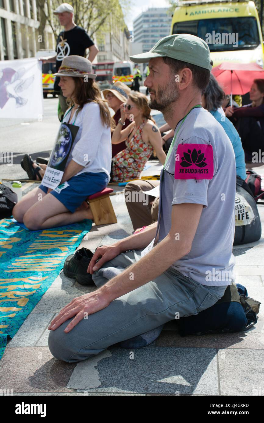 Shell HQ, London, UK. 15 April 2022. Trafalgar Square march to Shell ...