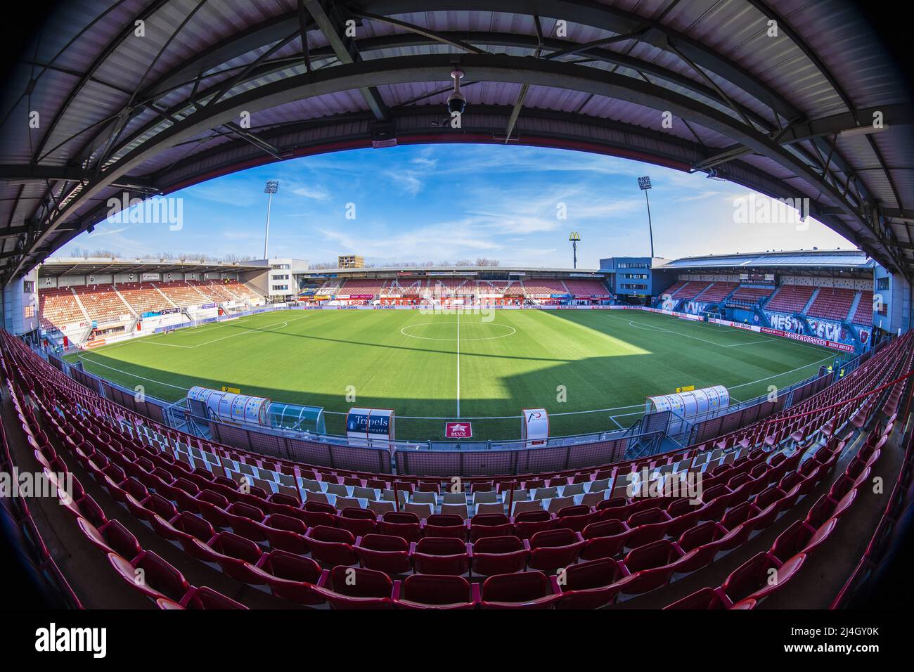 MAASTRICHT, 15-04-2022, De Geusselt Stadium, Dutch Football ...
