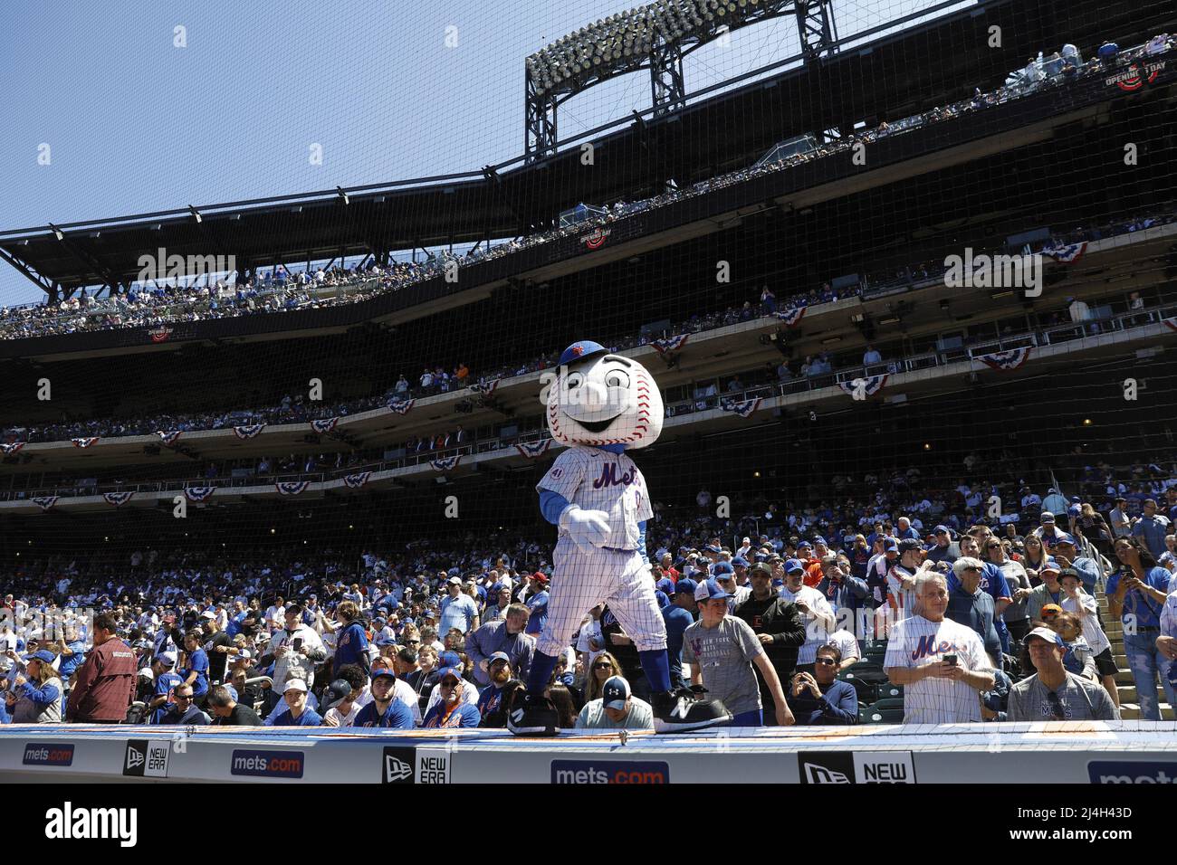 Mr met hi-res stock photography and images - Alamy