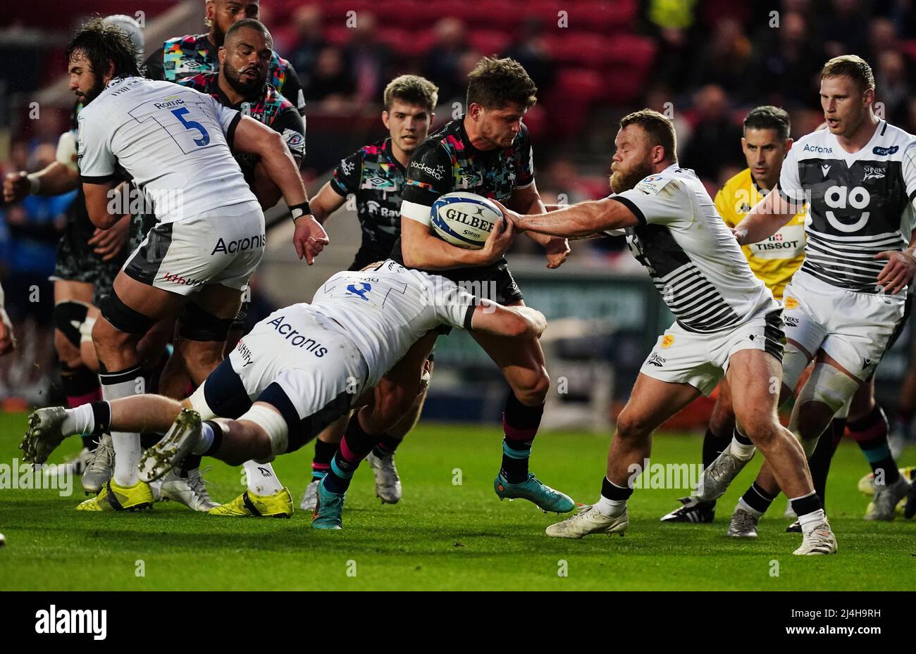 Round piers hi-res stock photography and images - Alamy