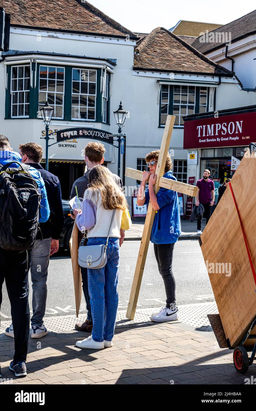 Man carrying cross hi-res stock photography and images - Alamy