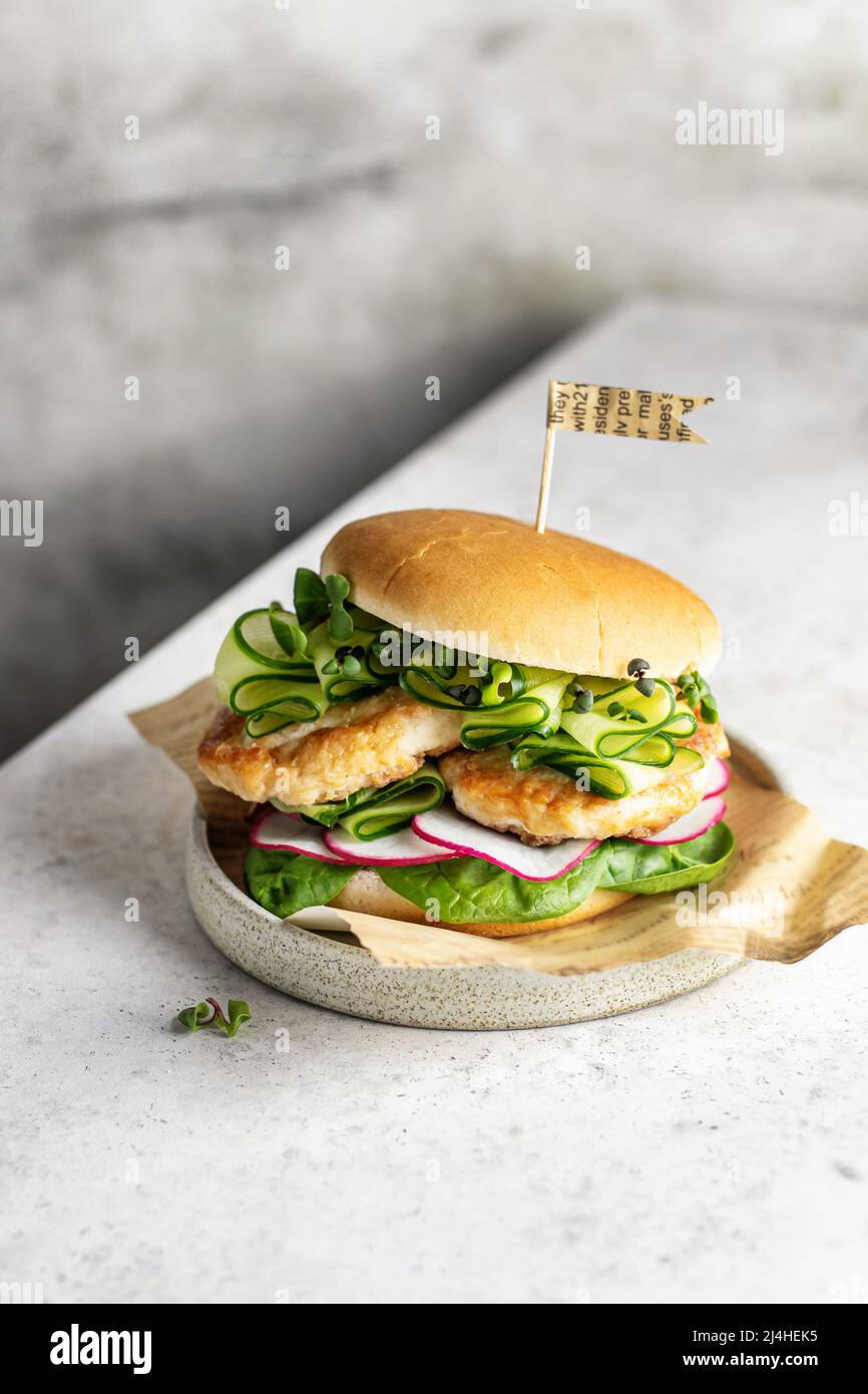 Chicken burger spinach hi-res stock photography and images - Alamy