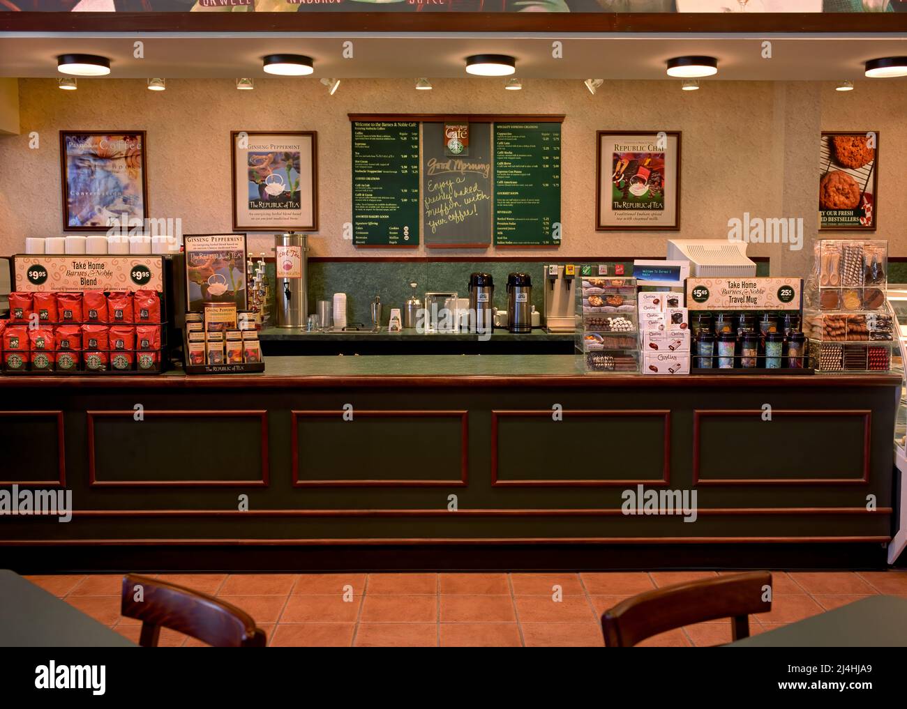 Barnes and noble hi-res stock photography and images - Alamy