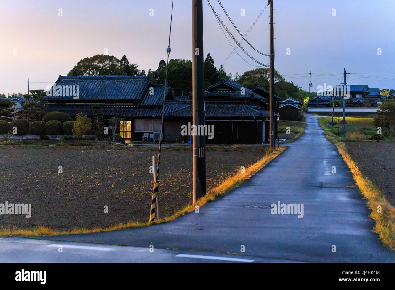 Traditional style roadway hi-res stock photography and images - Alamy