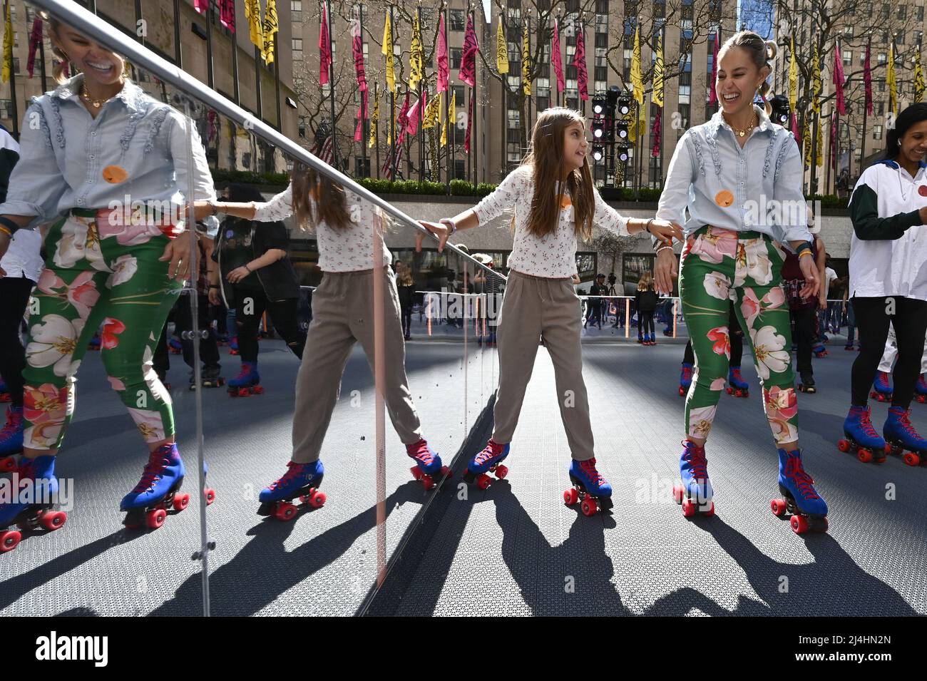 People roller skate on opening day at Flippers Roller Boogie Palace NYC ...