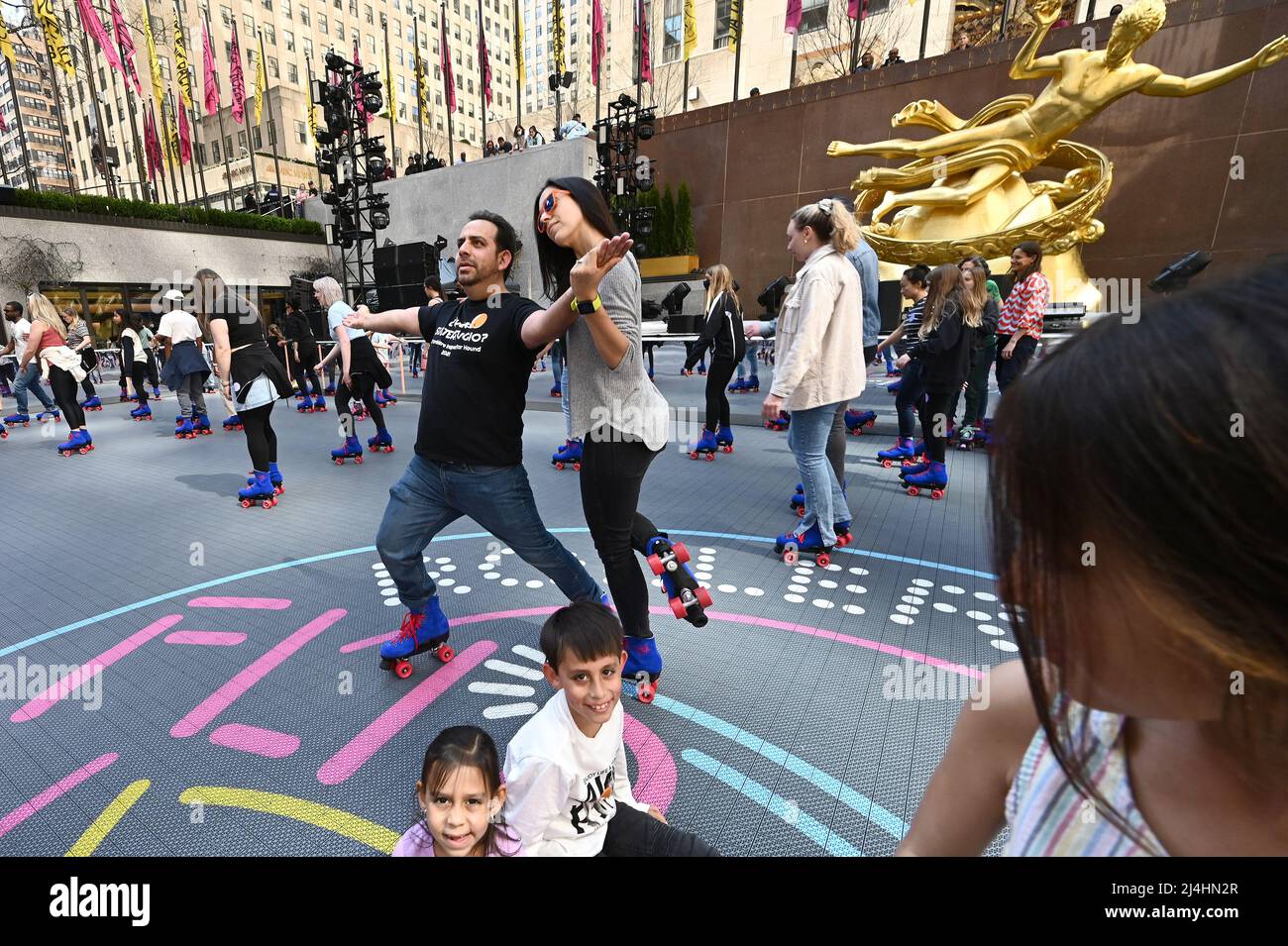 People roller skate on opening day at Flippers Roller Boogie Palace NYC ...