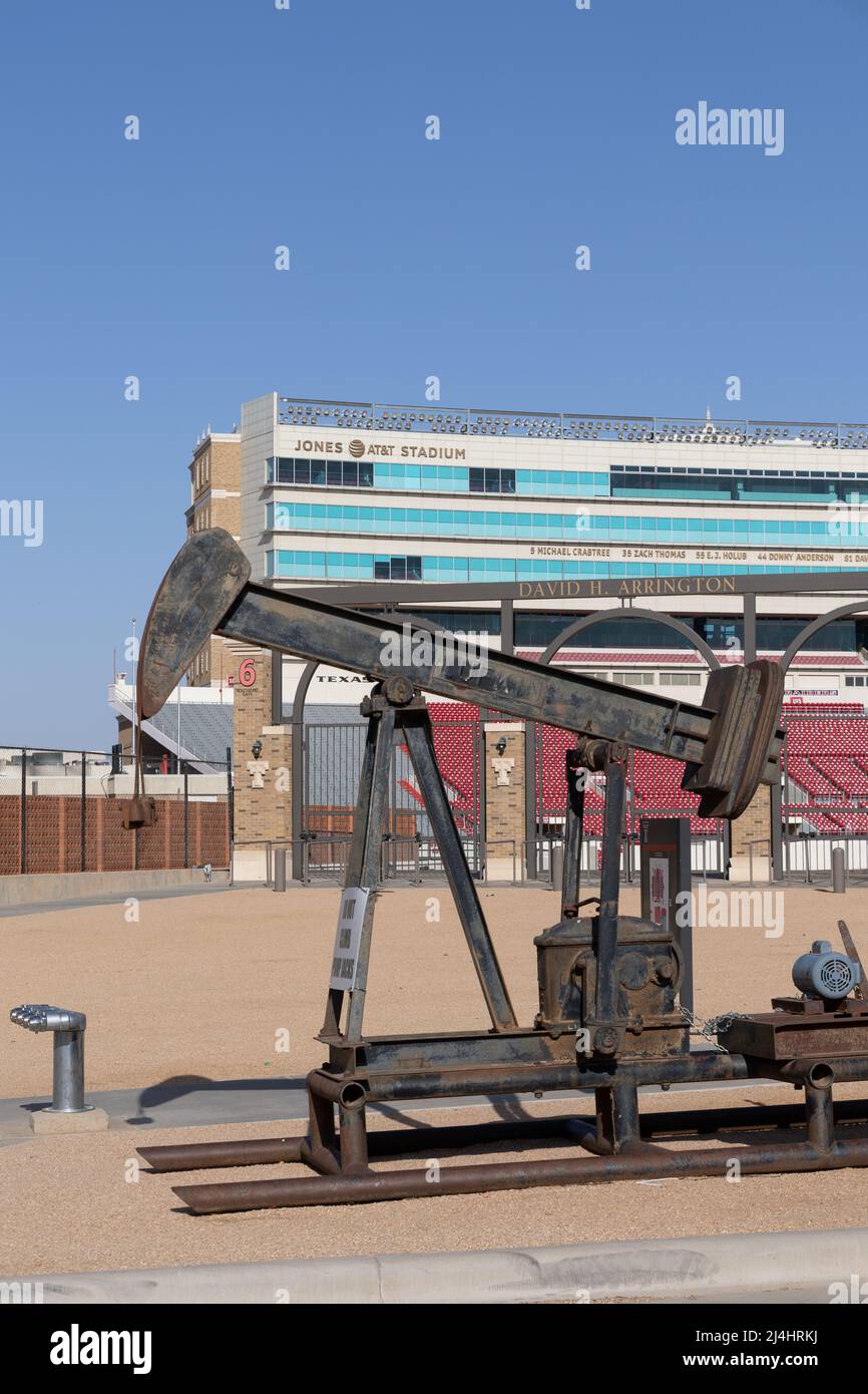 Oil rig on the campus of Texas Tech University Stock Photo - Alamy