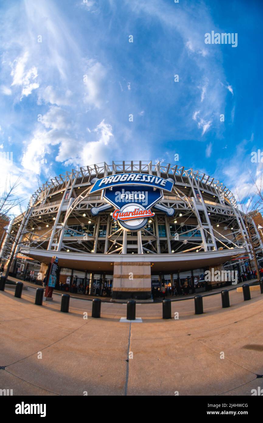 Cleveland indians progressive field hi-res stock photography and images ...