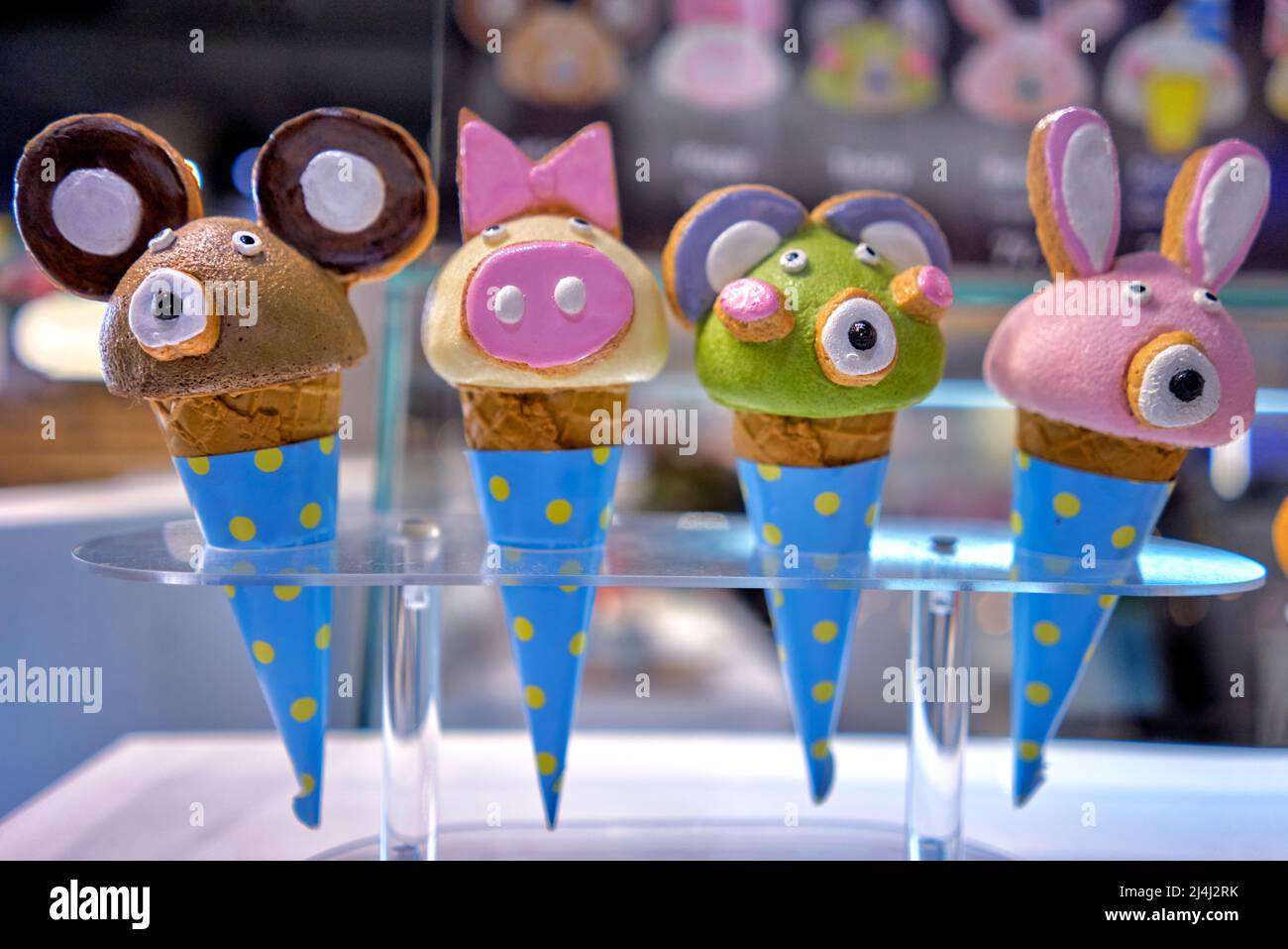 Novelty Ice cream with animal faces Stock Photo - Alamy