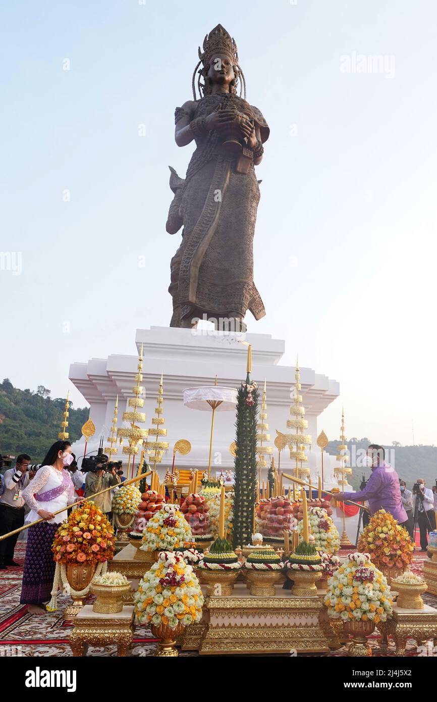 Preah Sihanouk, Cambodia. 16th Apr, 2022. Cambodian Prime Minister ...