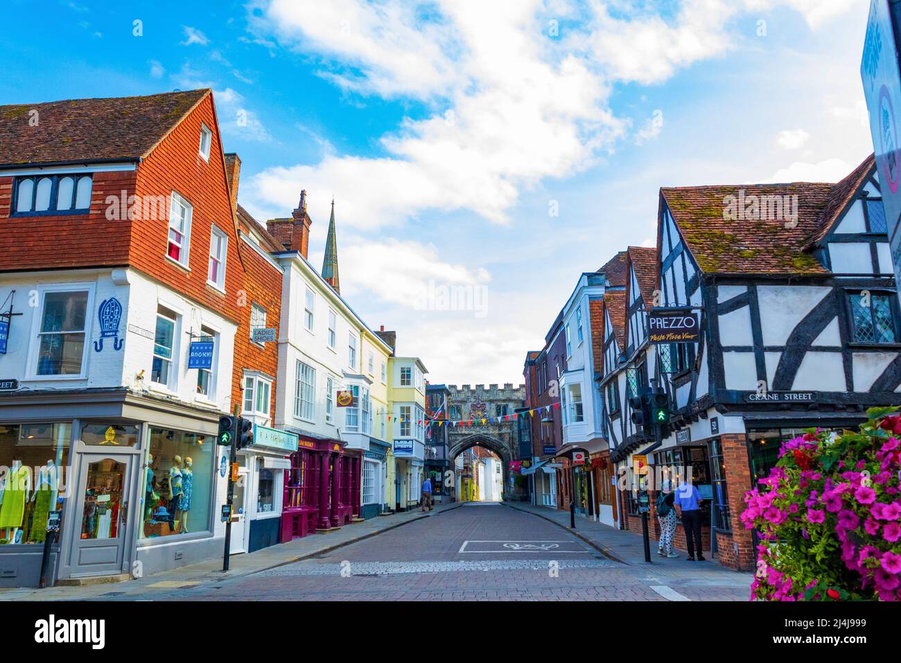 Street view of old-fashioned traditional English architecture at ...