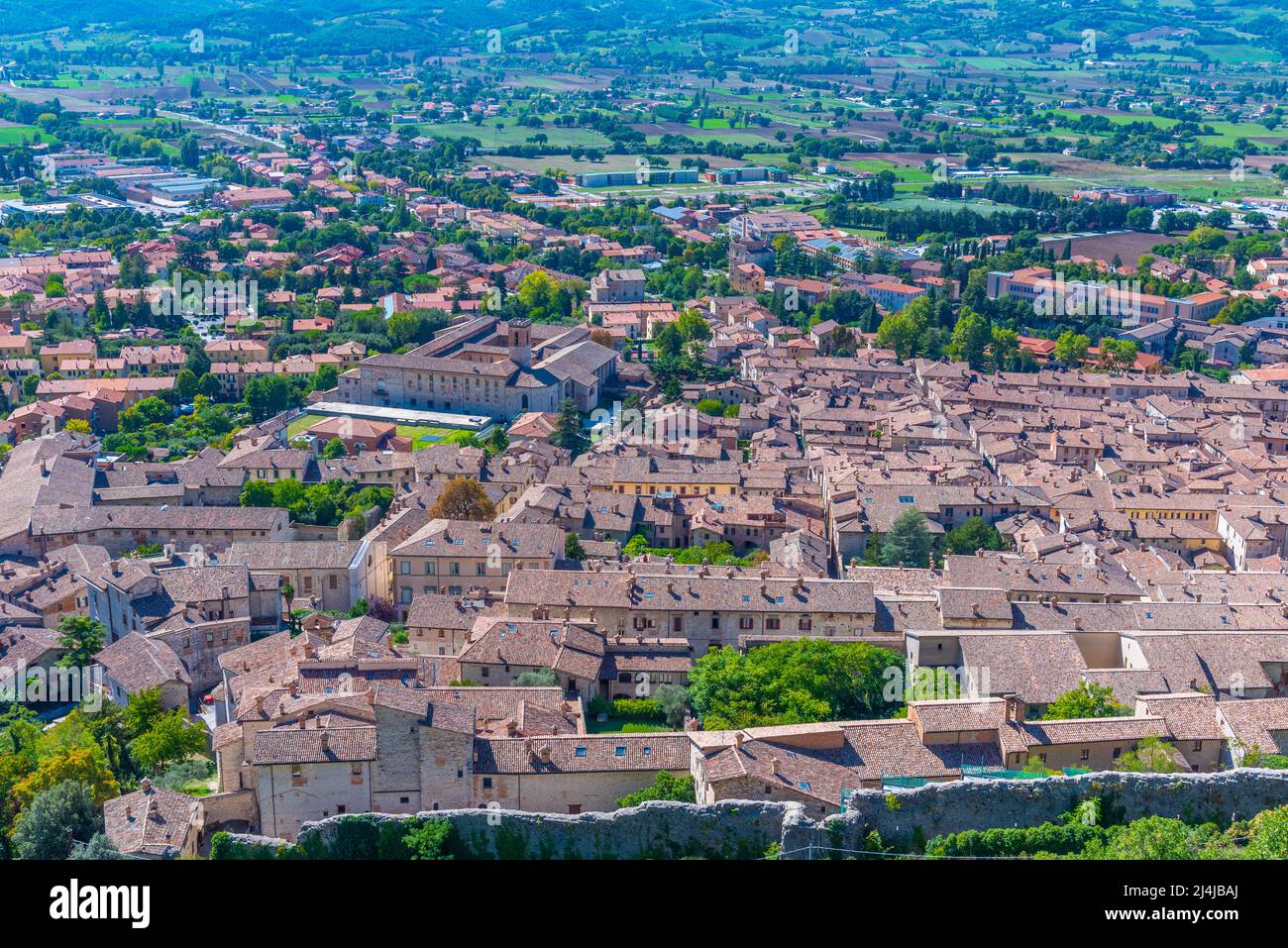 Aerial view of rooftops of Italian town Gubbio Stock Photo - Alamy