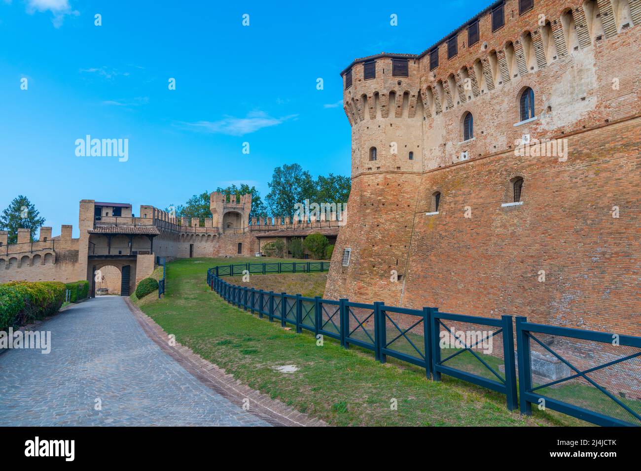 Castello di gradara hi-res stock photography and images - Alamy