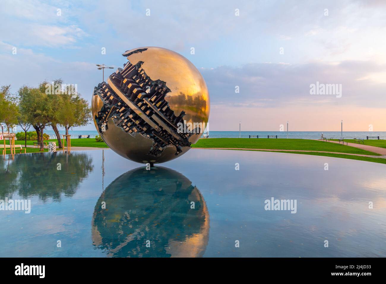 Giant sphere hi-res stock photography and images - Alamy