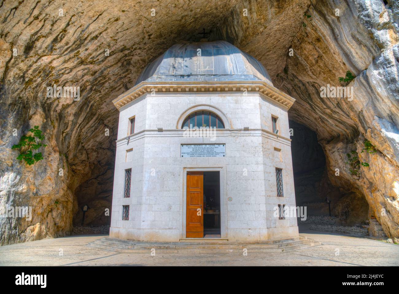 Italy, temple of valadier church hi-res stock photography and images ...