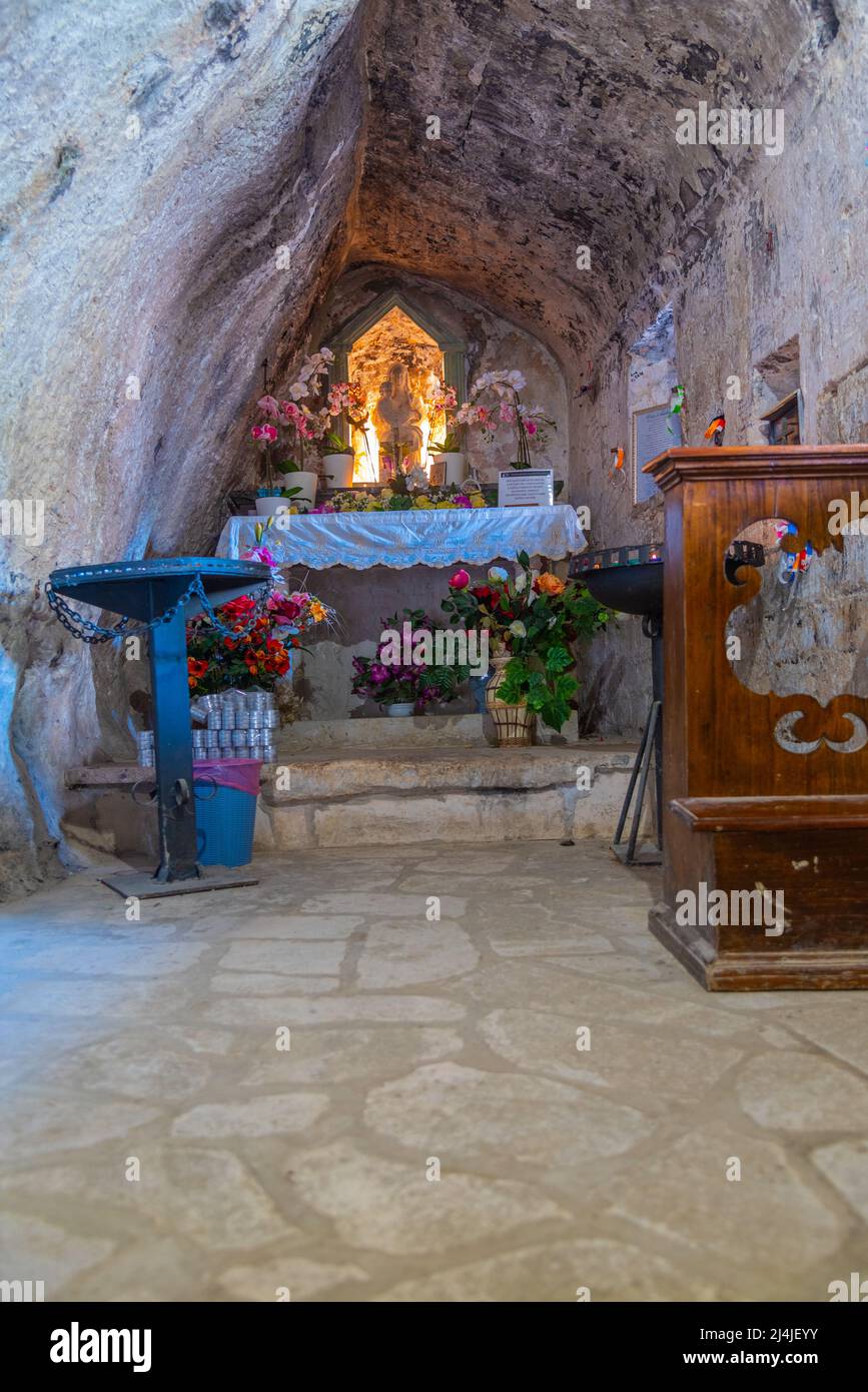 Marche caves hi-res stock photography and images - Alamy