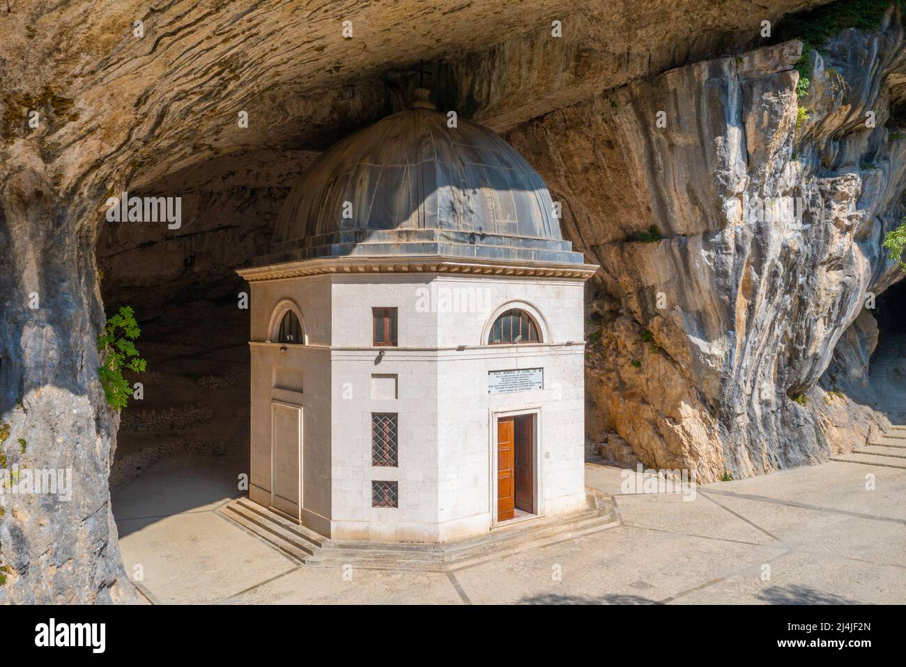 Italy, temple of valadier church hi-res stock photography and images ...