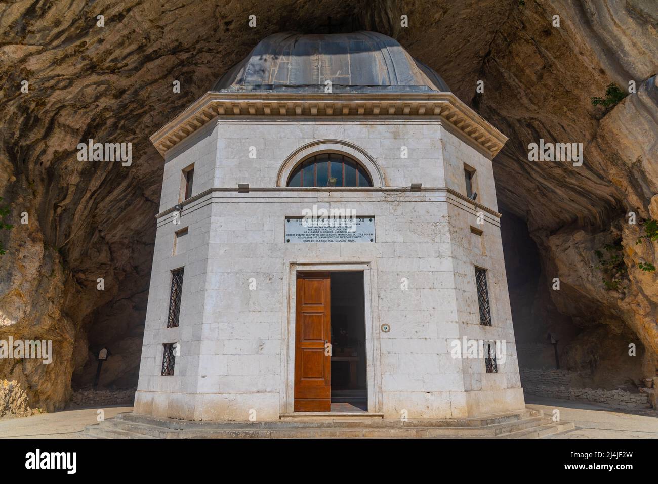 Italy, temple of valadier church hi-res stock photography and images ...