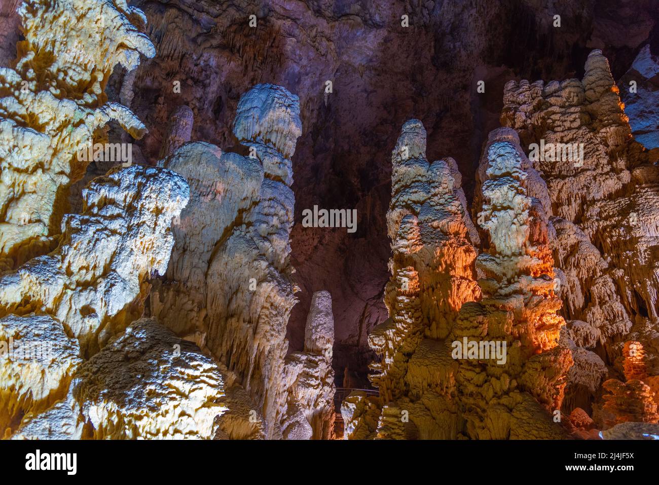 Grotte torrent hi-res stock photography and images - Alamy