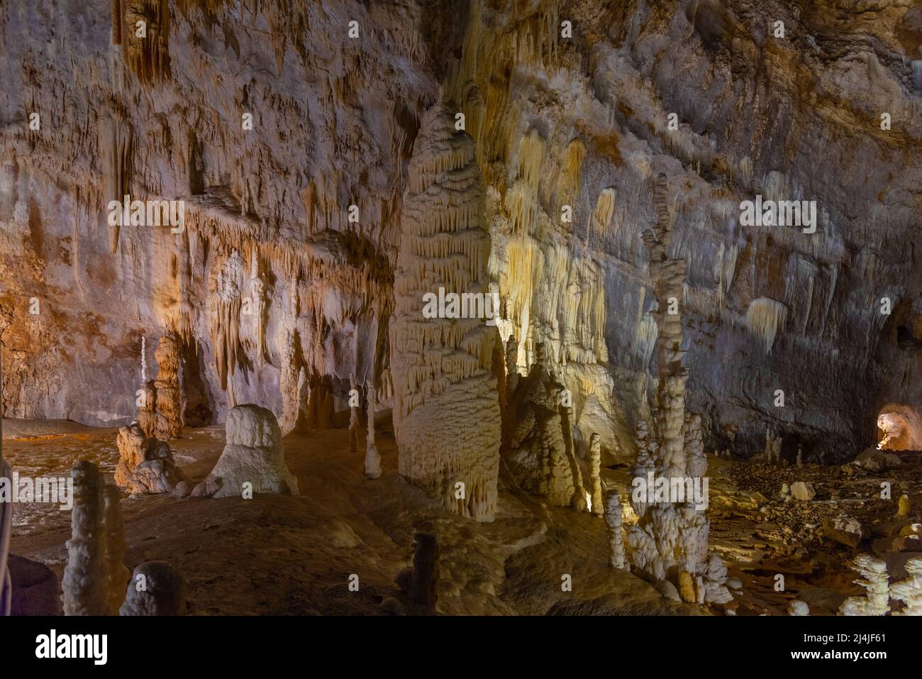 Grotte torrent hi-res stock photography and images - Alamy