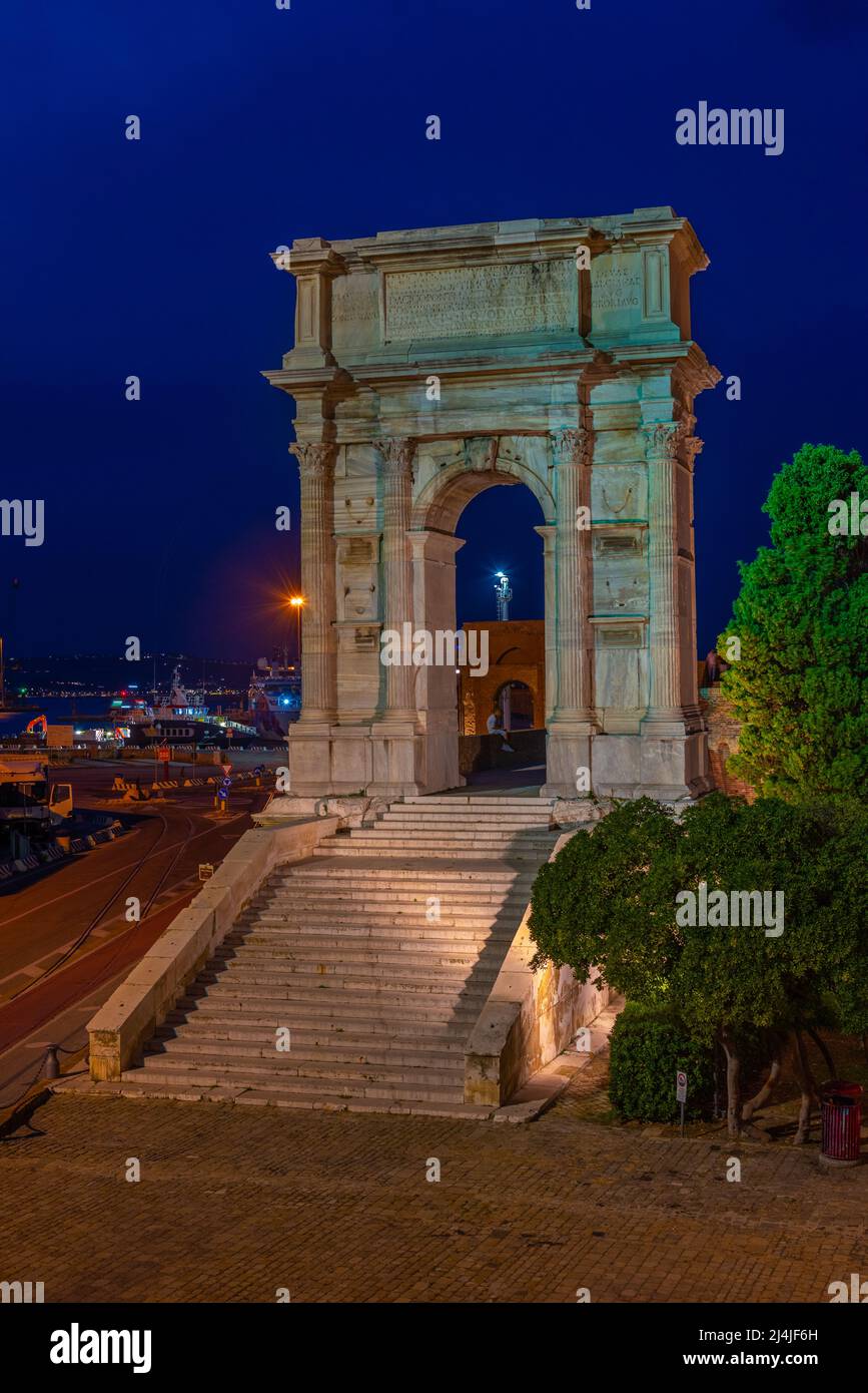 Night view of Arco di Traiano in Italian port Ancona Stock Photo - Alamy