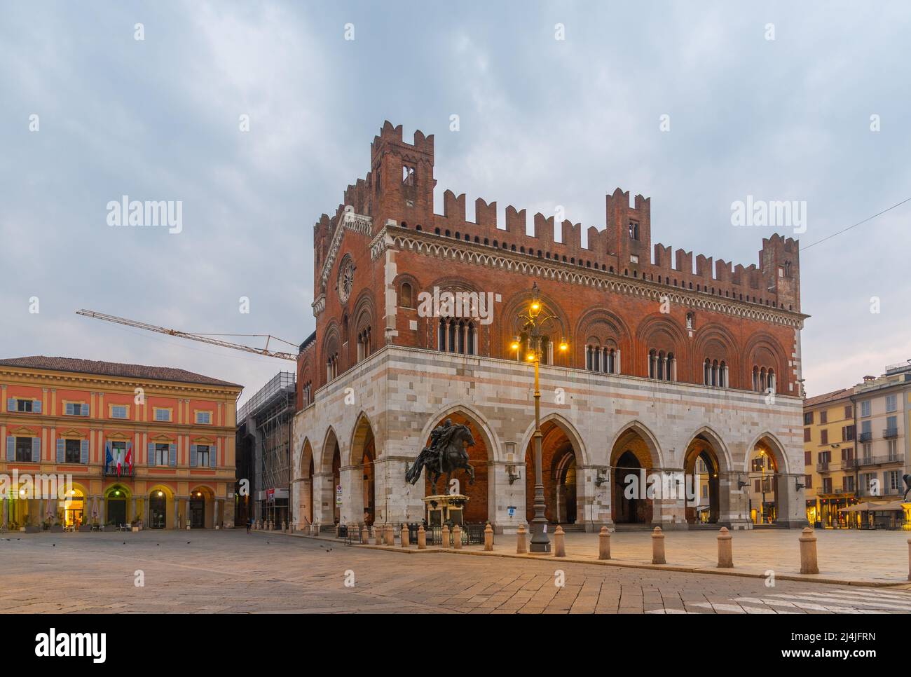 Palazzo Gotico in the center of Italian town Piacenza Stock Photo - Alamy