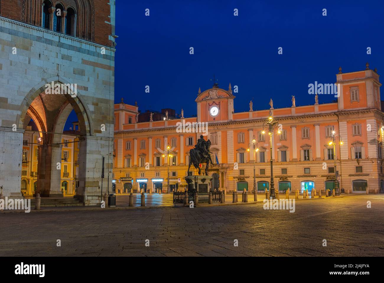 Sunrise over Piazza dei Cavalli in the center of Italian town Piacenza ...