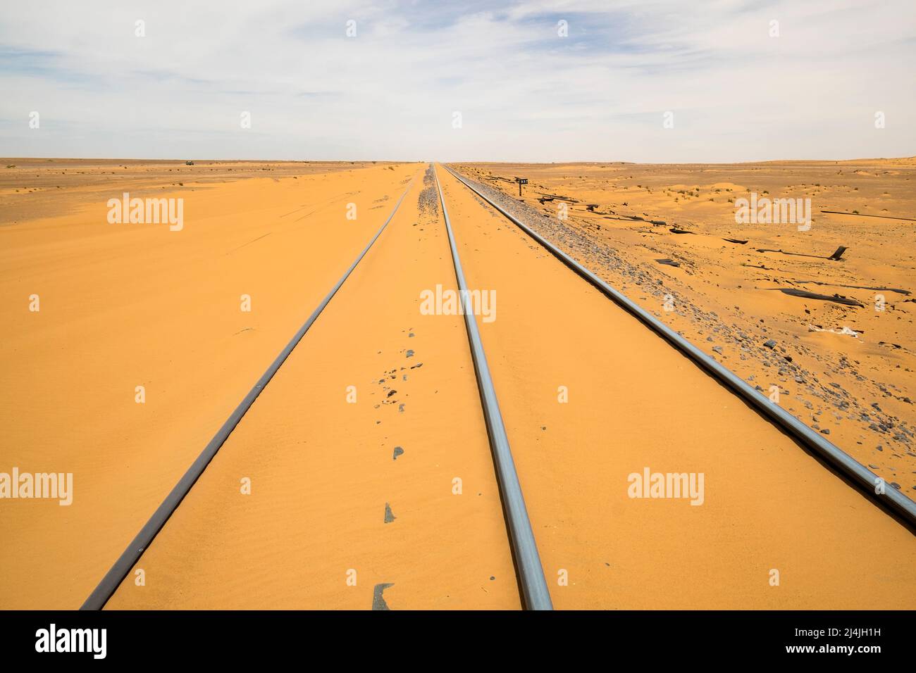 Mauritania, the longest railway in the world, connects Nouadhibou to ...