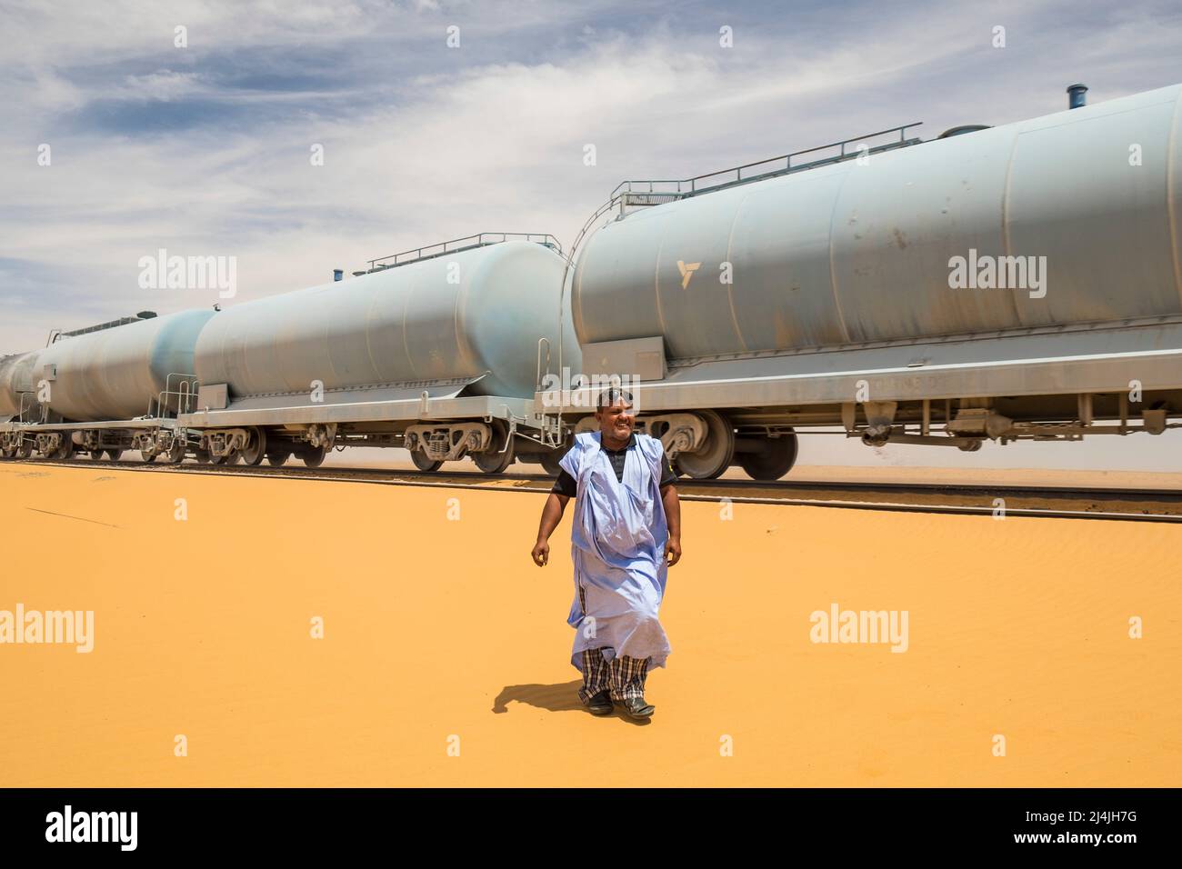 Mauritania, the longest railway in the world, connects Nouadhibou to ...