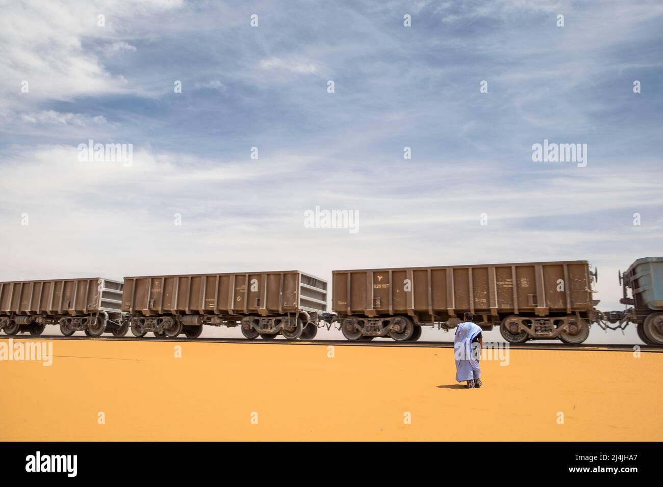 Mauritania, the longest railway in the world, connects Nouadhibou to ...