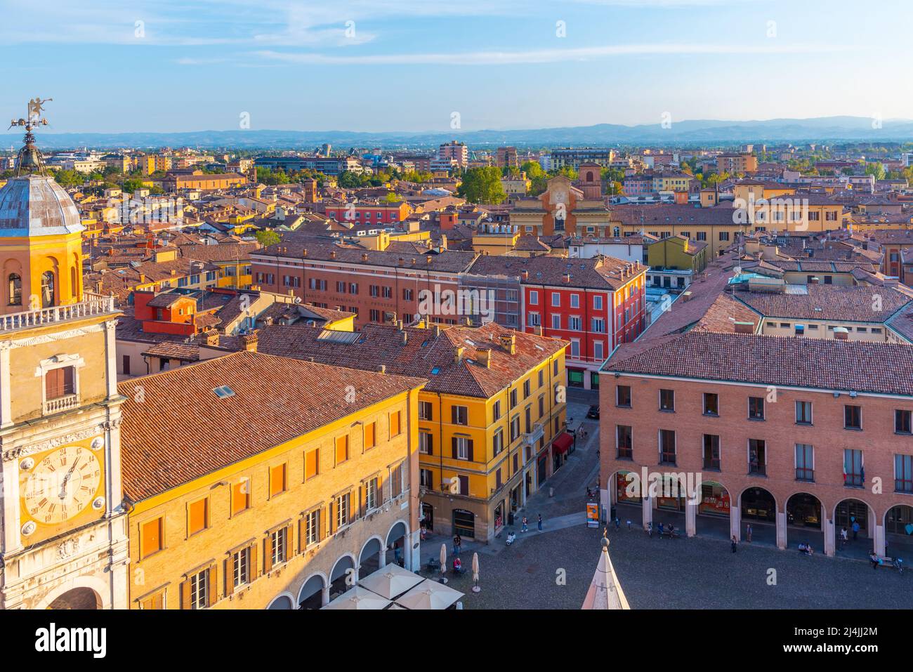 Modena cathedral aerial hi-res stock photography and images - Alamy