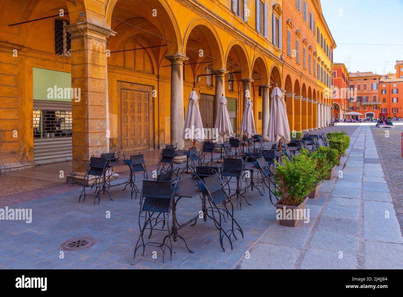 Arcade in the center of Italian town Modena Stock Photo - Alamy
