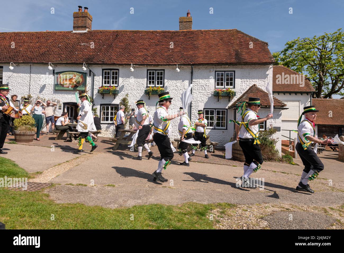 English traditionla dancing hi-res stock photography and images - Alamy