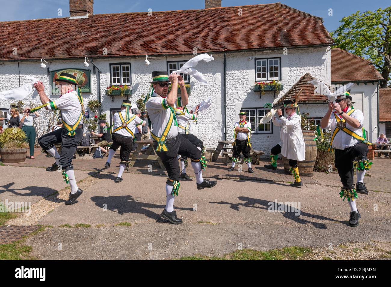 English traditionla dancing hi-res stock photography and images - Alamy