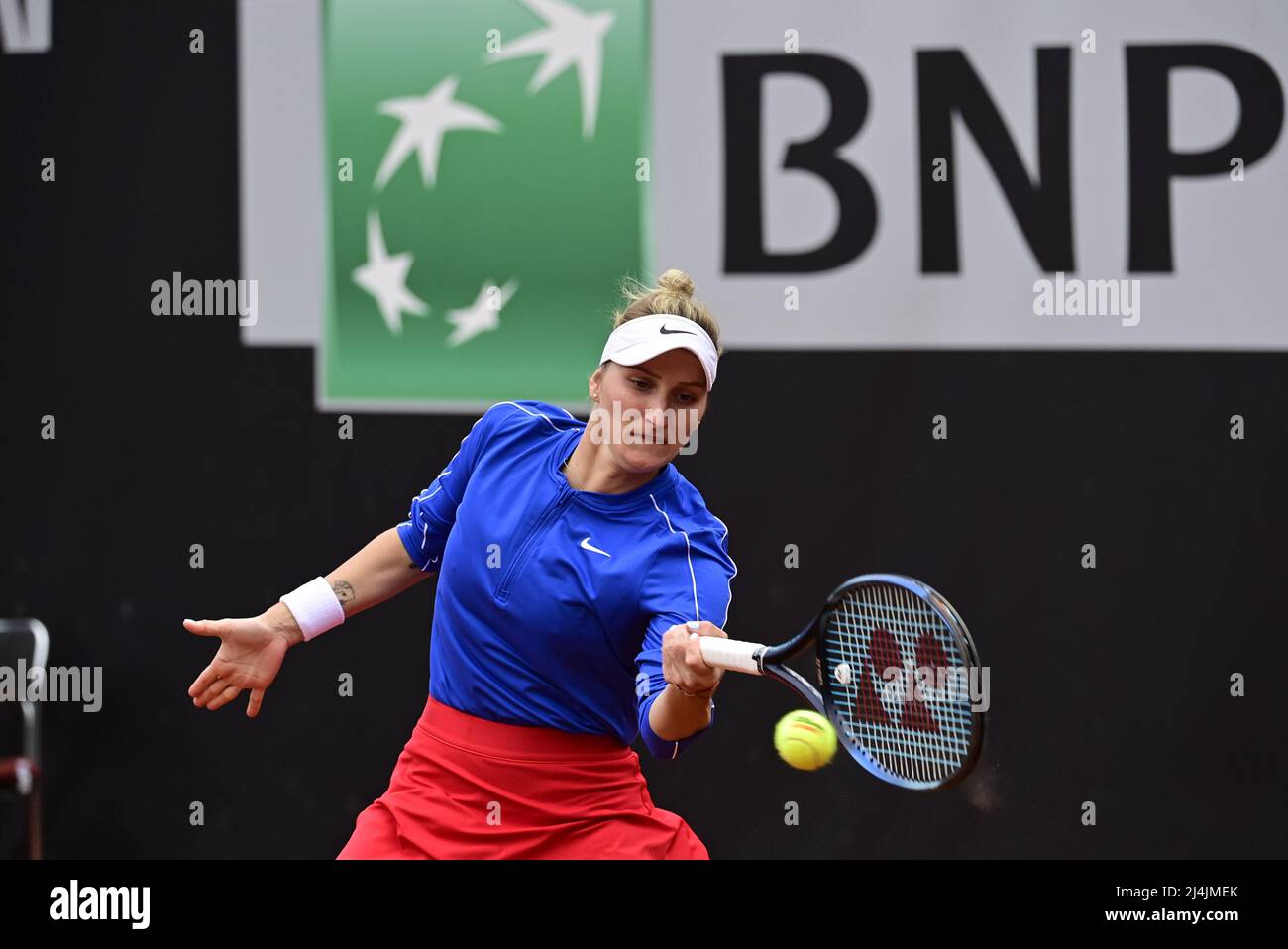 Marketa vondrousova raducanu hi-res stock photography and images - Alamy