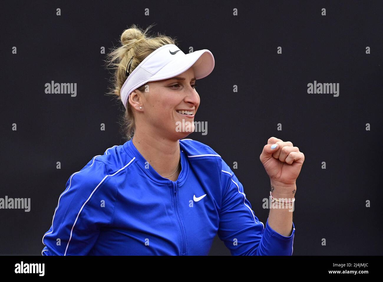 Marketa vondrousova raducanu hi-res stock photography and images - Alamy