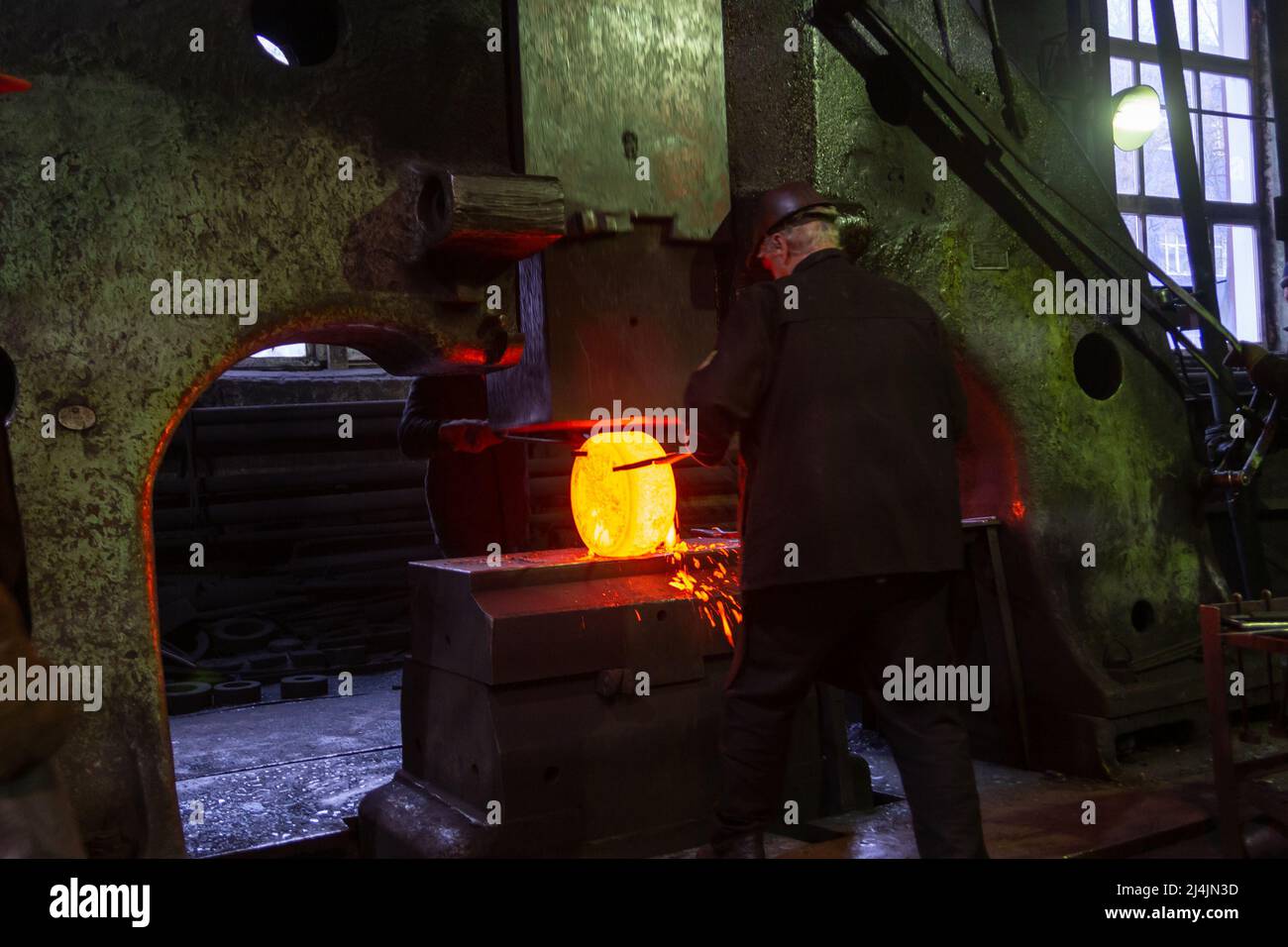 Forging industry indoors working hi-res stock photography and images ...