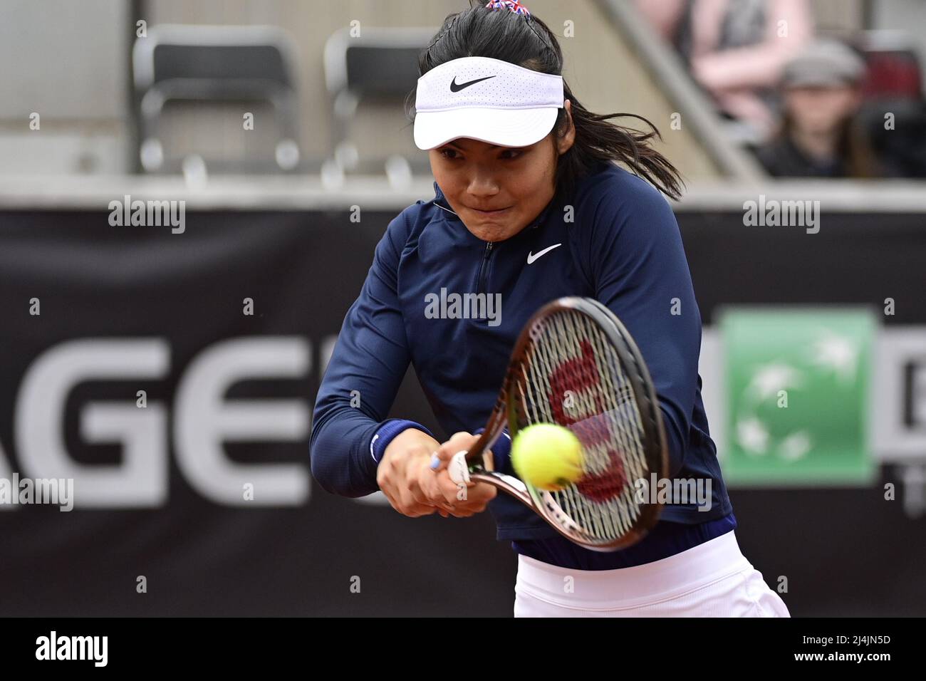 Marketa vondrousova raducanu hi-res stock photography and images - Alamy