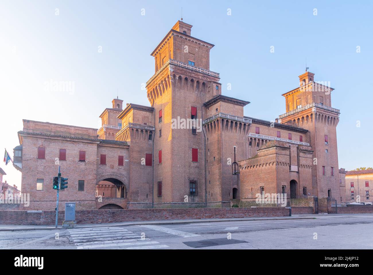 Castello Estense in the Italian town Ferrara Stock Photo - Alamy