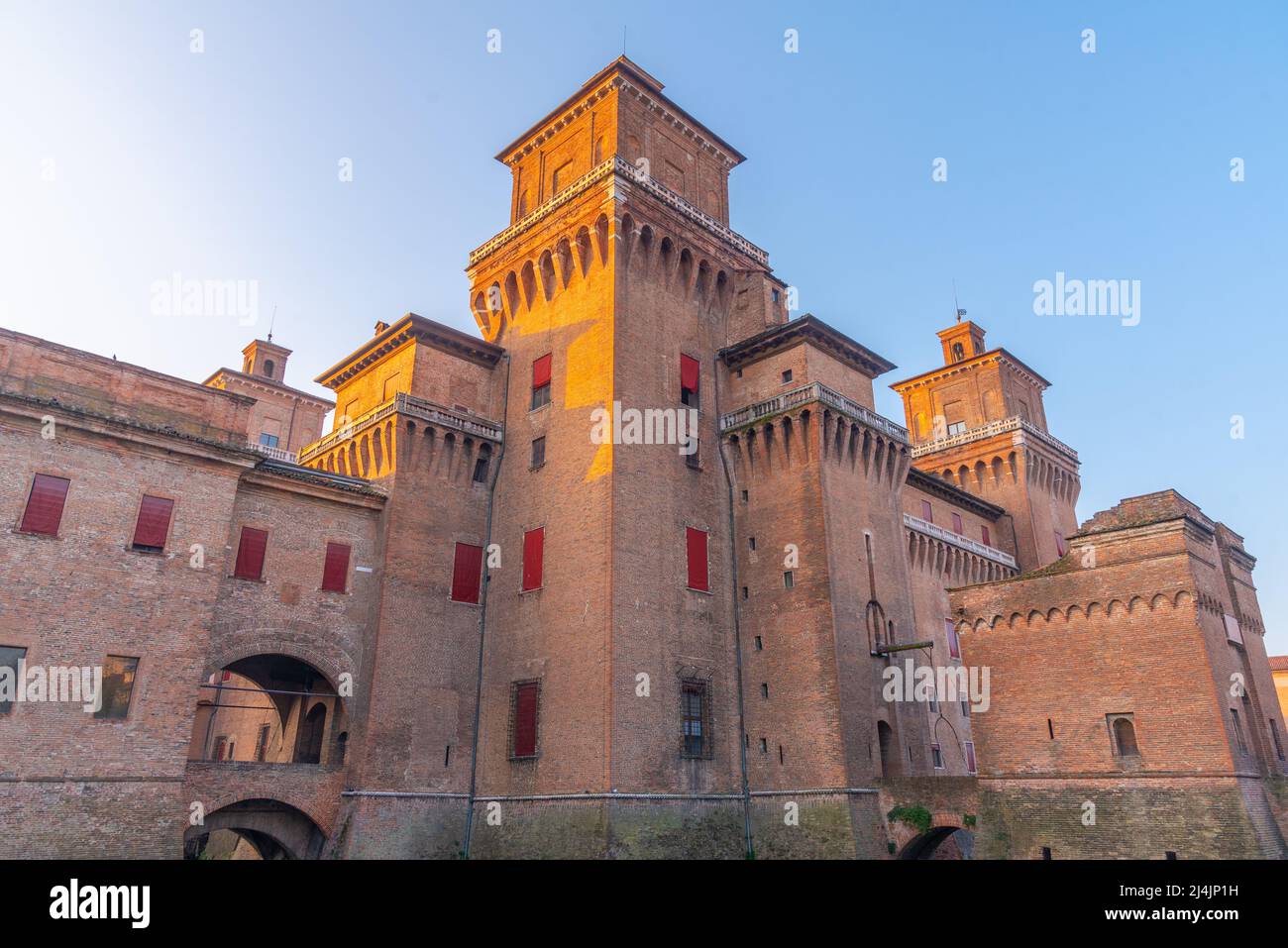 Castello Estense in the Italian town Ferrara Stock Photo - Alamy
