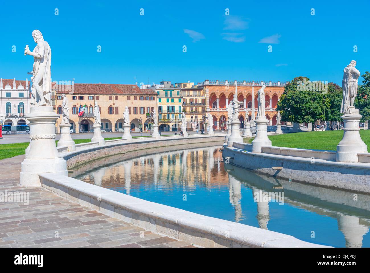 Statues surrounding Prato della Valle in Italian town Padua Stock Photo ...