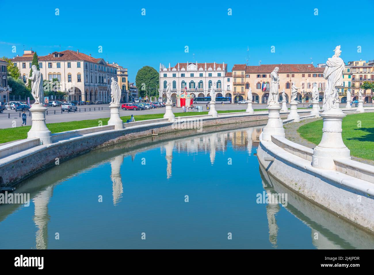 Statues surrounding Prato della Valle in Italian town Padua Stock Photo ...