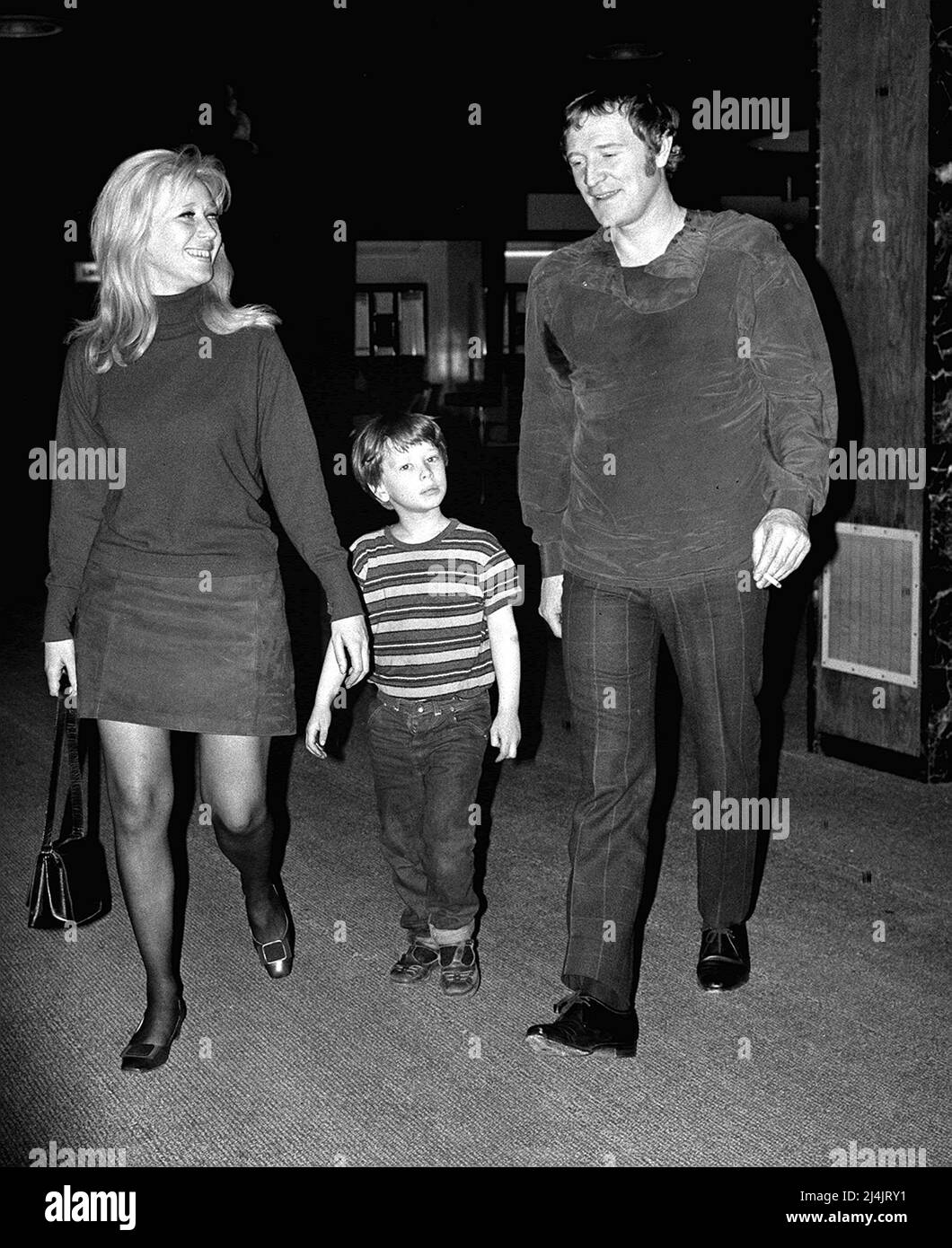 File photo dated 29/05/69 of Richard Harris with his wife Elizabeth and ...