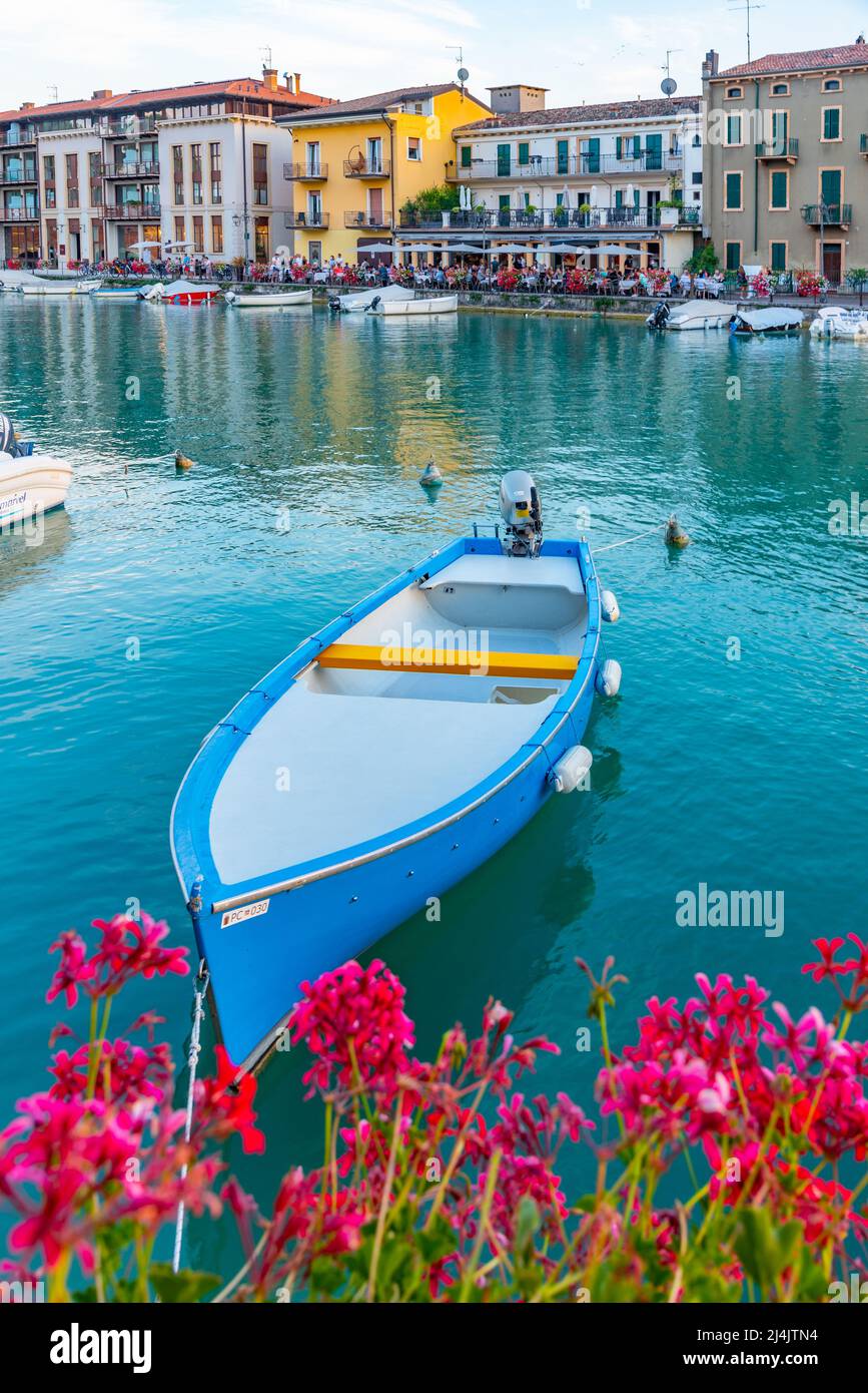 Mezzo canale hi-res stock photography and images - Alamy